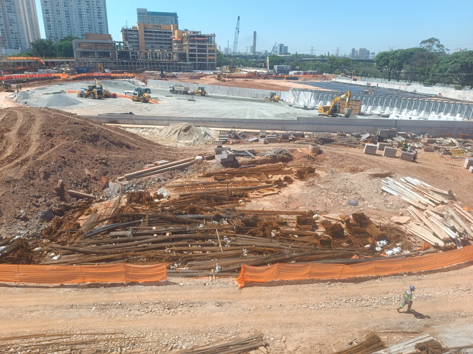 Obras - Beyond The Club